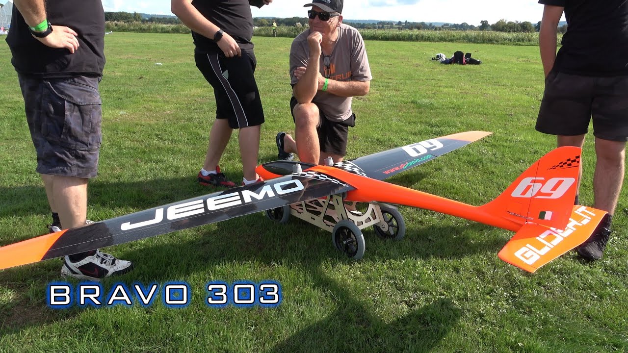 Glider IT Jeemo & Fornier - Woodspring Wings Model Air Show 2021 - YouTube