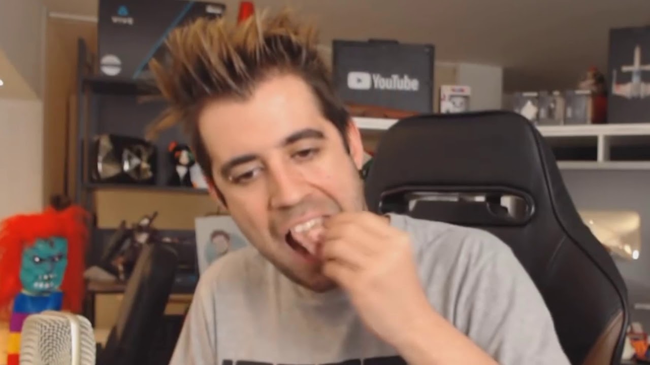 LOS MEJORES MOMENTOS DE AURONPLAY HACIENDO ASMR😅😂 - YouTube