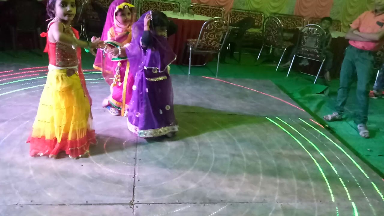 Goomer dance by little girl piplad - YouTube