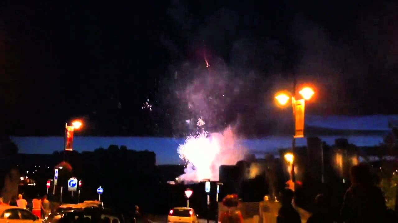 The big cheese Caerphilly - firework display - YouTube