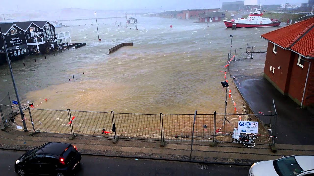 Stormen Bodil i Hvide Sande 05/12-2013 15:10:42 - YouTube