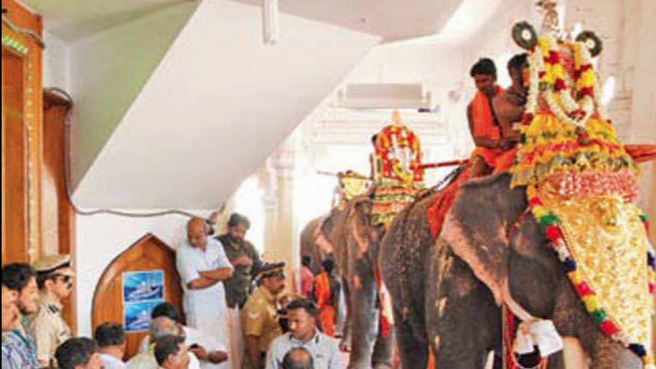 Visit Vavar Swami Mosque, Erumely, Kerala before going to Sabarimala ...