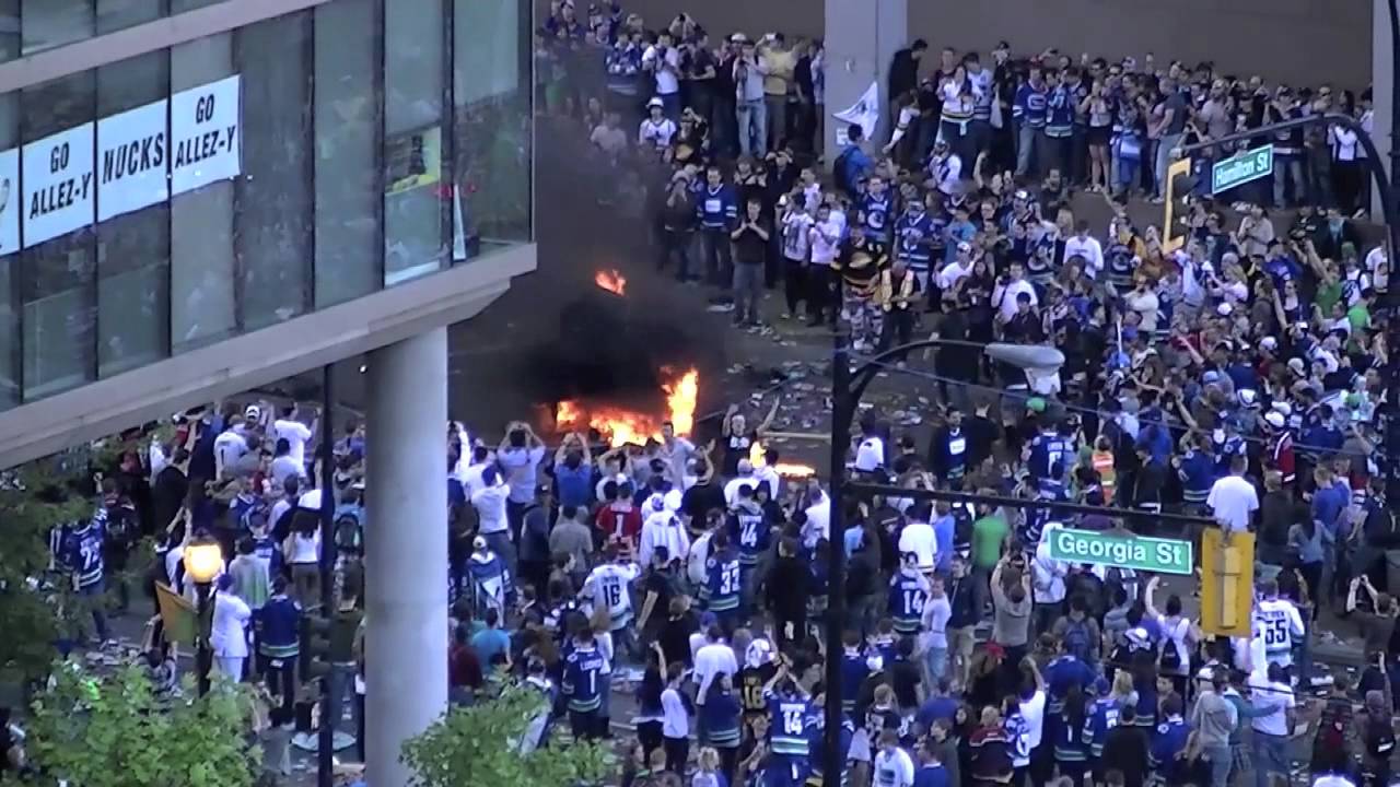Vancouver Stanley Cup Riot 2011 from start to finish - YouTube