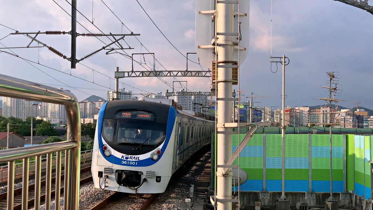 Korail 코레일 | 경춘선 청량리행 361x01편성 일반열차 갈매역 진입. Seoul Metro Gyeongchun Line ...