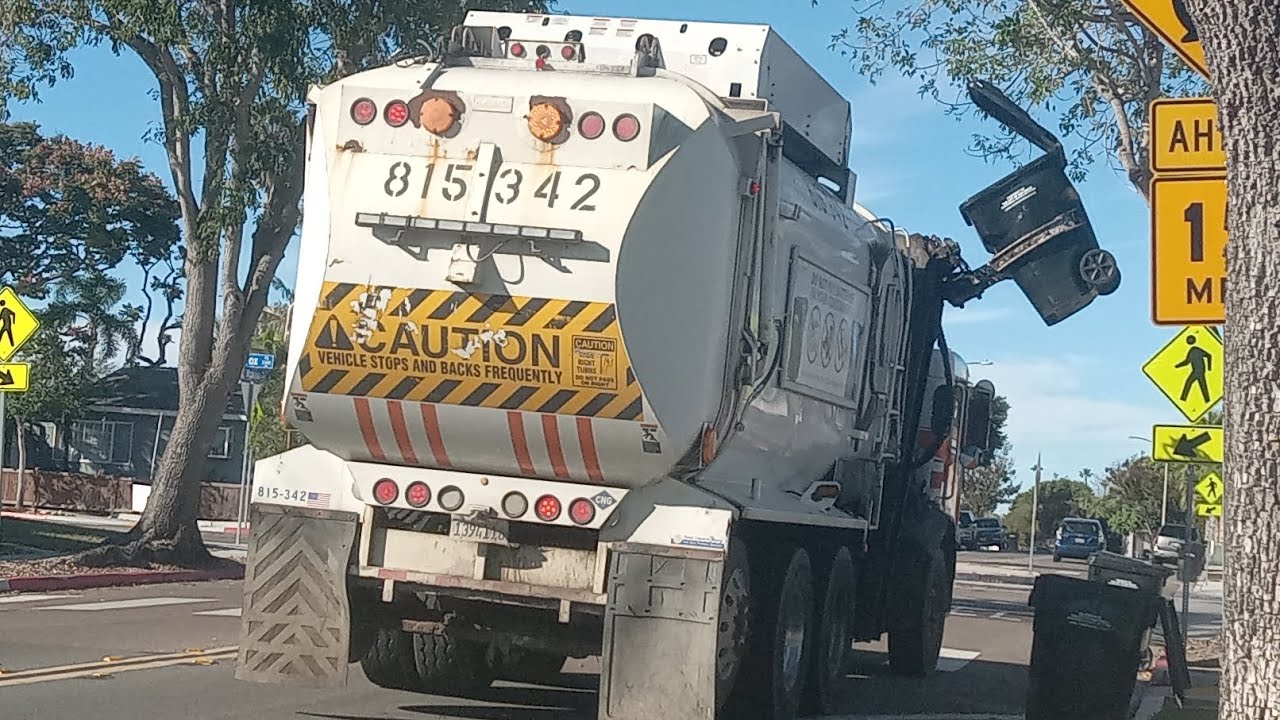 ESD - CNG Peterbilt 320 Amrep HX-450 ASL - 815 342 - YouTube