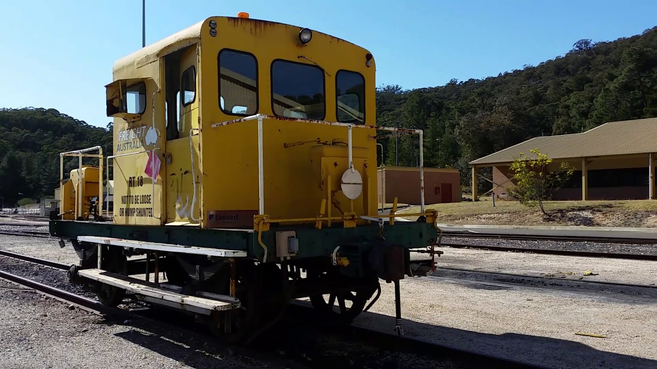 RT18 Rail Tractor at PN's Lithgow NSW depot. 03 Sep 2019 - YouTube