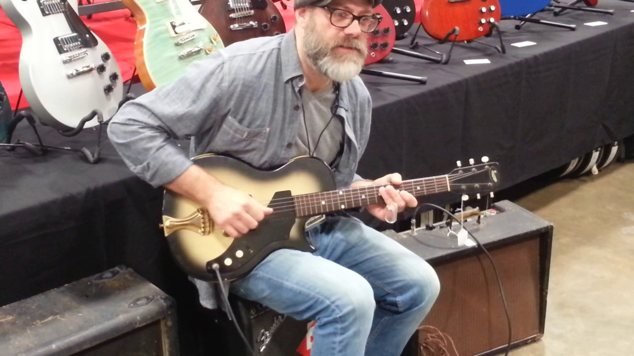 Stevie Newman tearing up a 1959 Supro Super. - YouTube