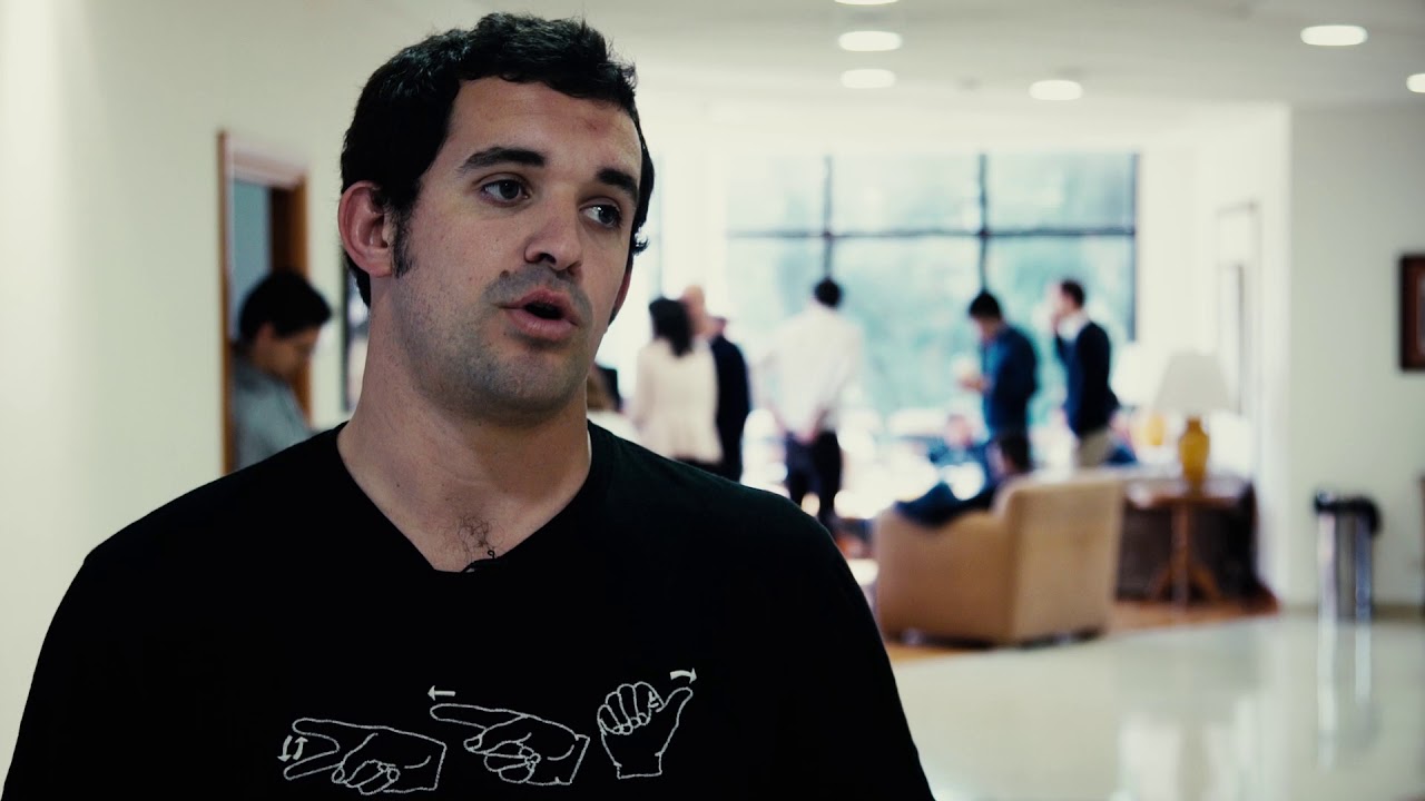 Testimonio Juan Ballester – PFE (Programa de Formación Ejecutiva) - YouTube