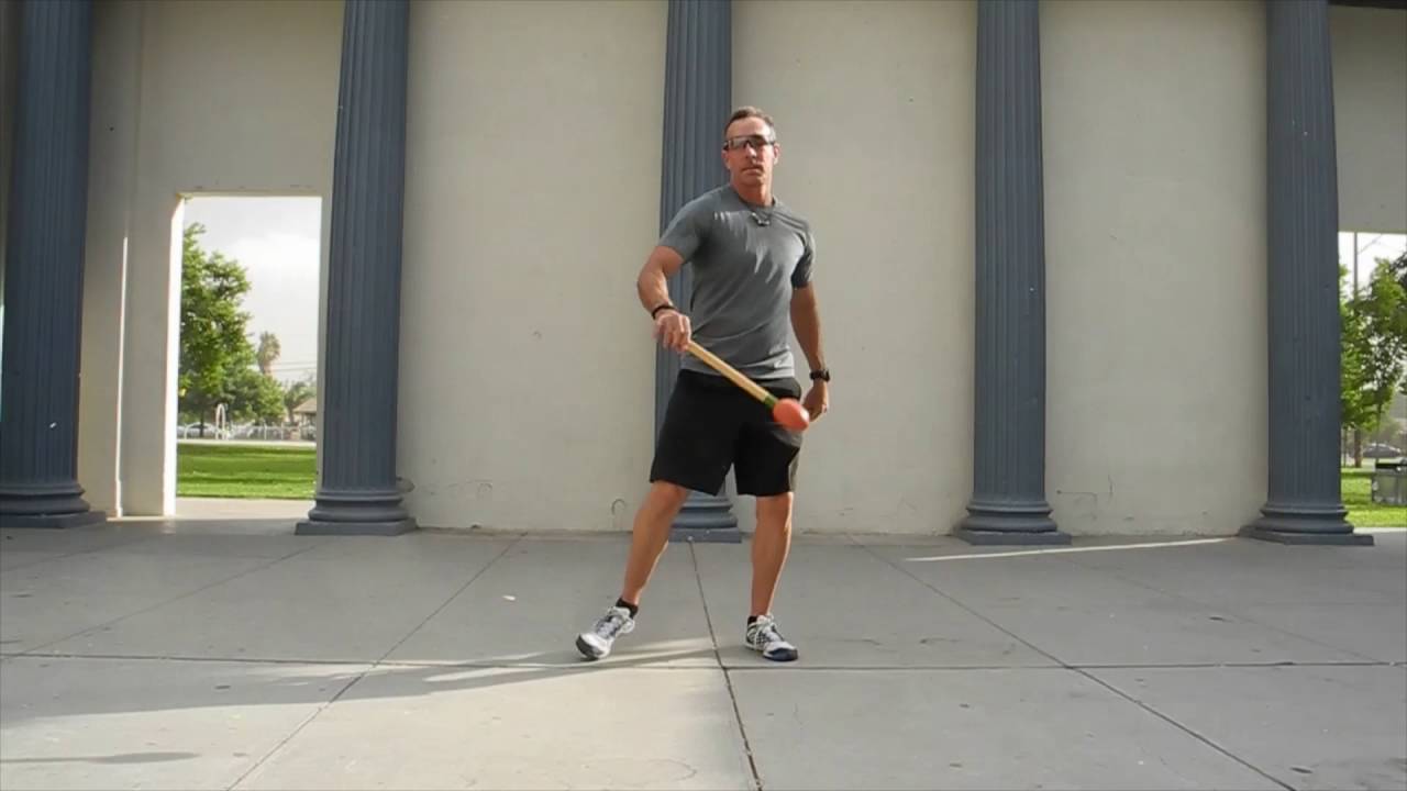 MOJO MOVES "Front/Back Figure-8 Clubs with Carioca Step" - YouTube