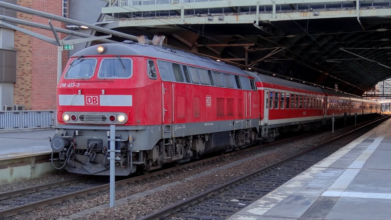 Berlin: Baureihe 218 (Sandwich) + IC 18648 (Strammstrecken-Shuttle) in ...