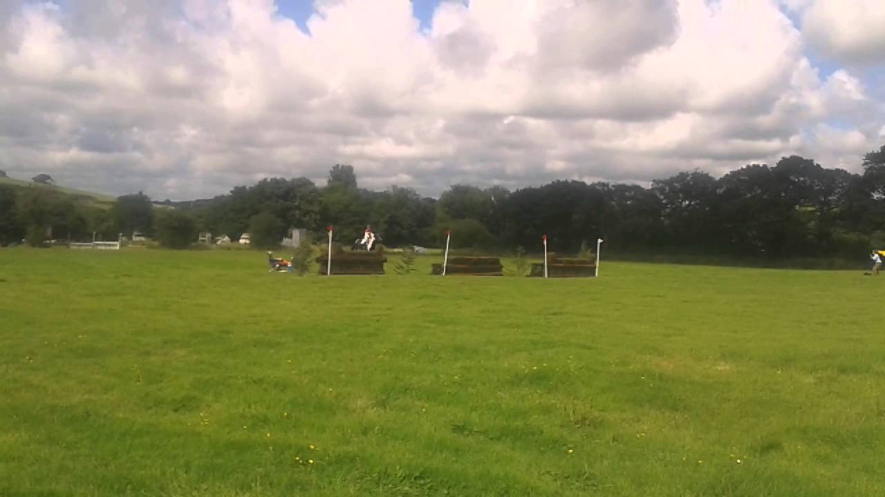 Vanessa and Percy, XC, Launceston Horse Trials 2014 - YouTube