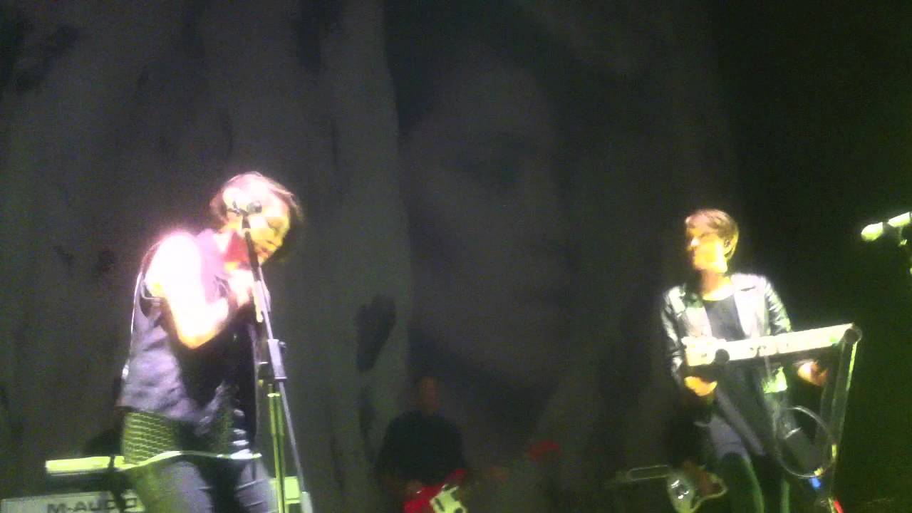 03 and 04 Tegan & Sara GOOD BYE & ICBYF mexico city april7 - YouTube