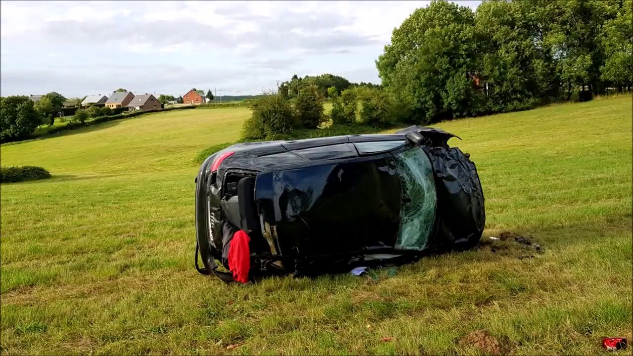 BIG CRASH Audi RS3 a 200KMH - YouTube