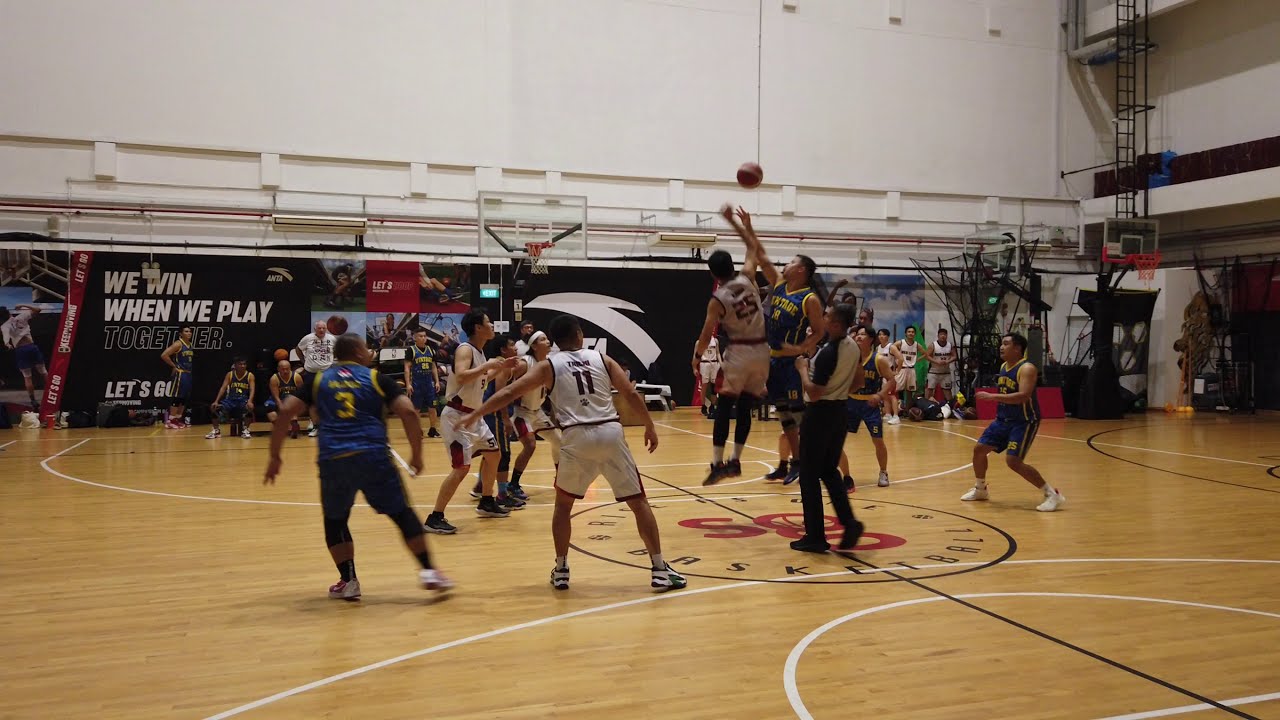 Vintage ballers Vs Red Leon basketball game, men's 40 league at shot ...