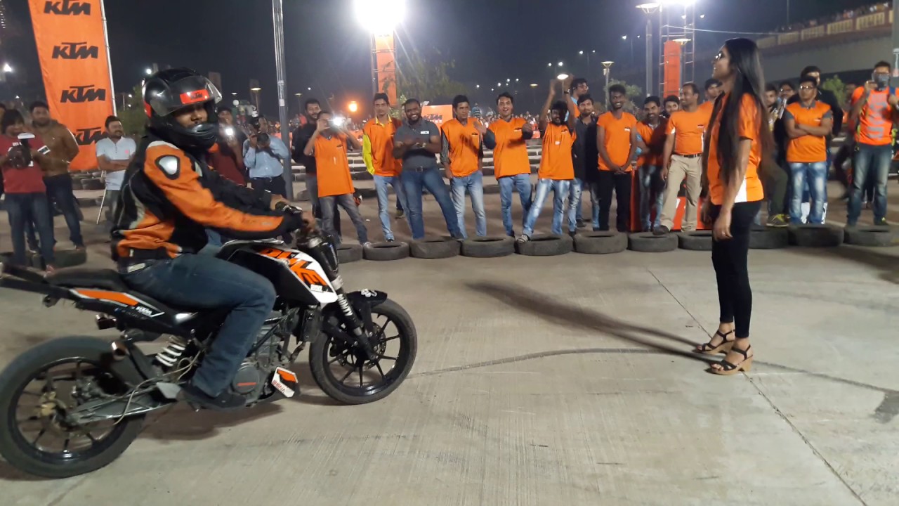 Monty and jassi stunts in sabarmati river front - YouTube