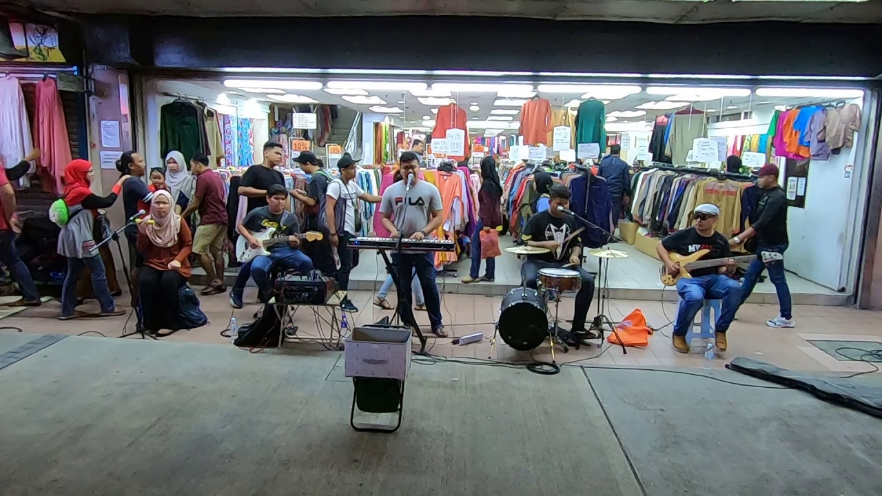 CALIPH BUSKERS - Hari Raya Bahagia 02062019 - YouTube