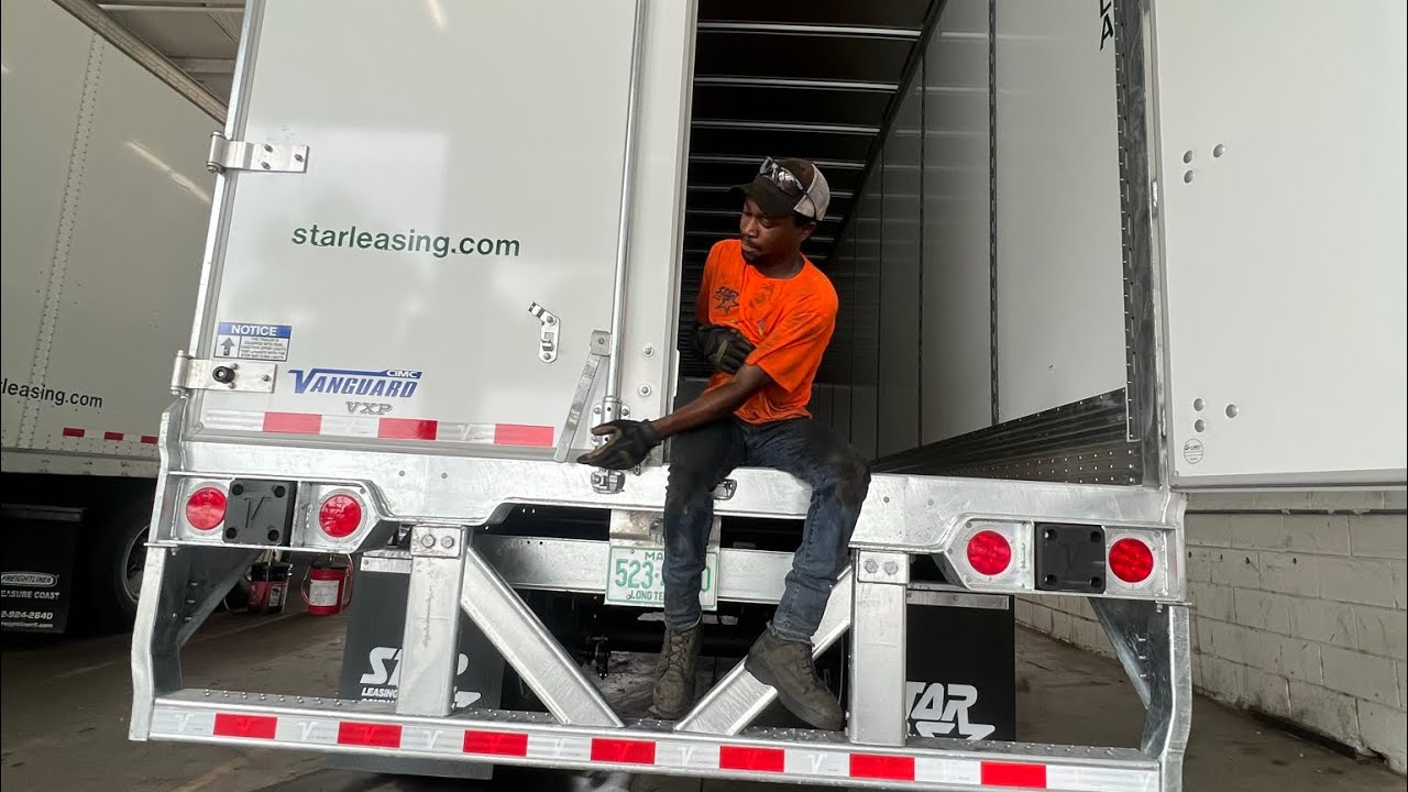 REPLACING CORNER RADIUS ON SEMI-TRAILER UNIT - YouTube