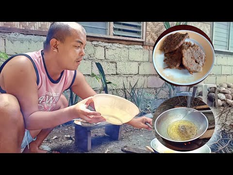 Cooking lupoy (maliit na isda parang dilis) for lunch. || REGIE PONCE ...