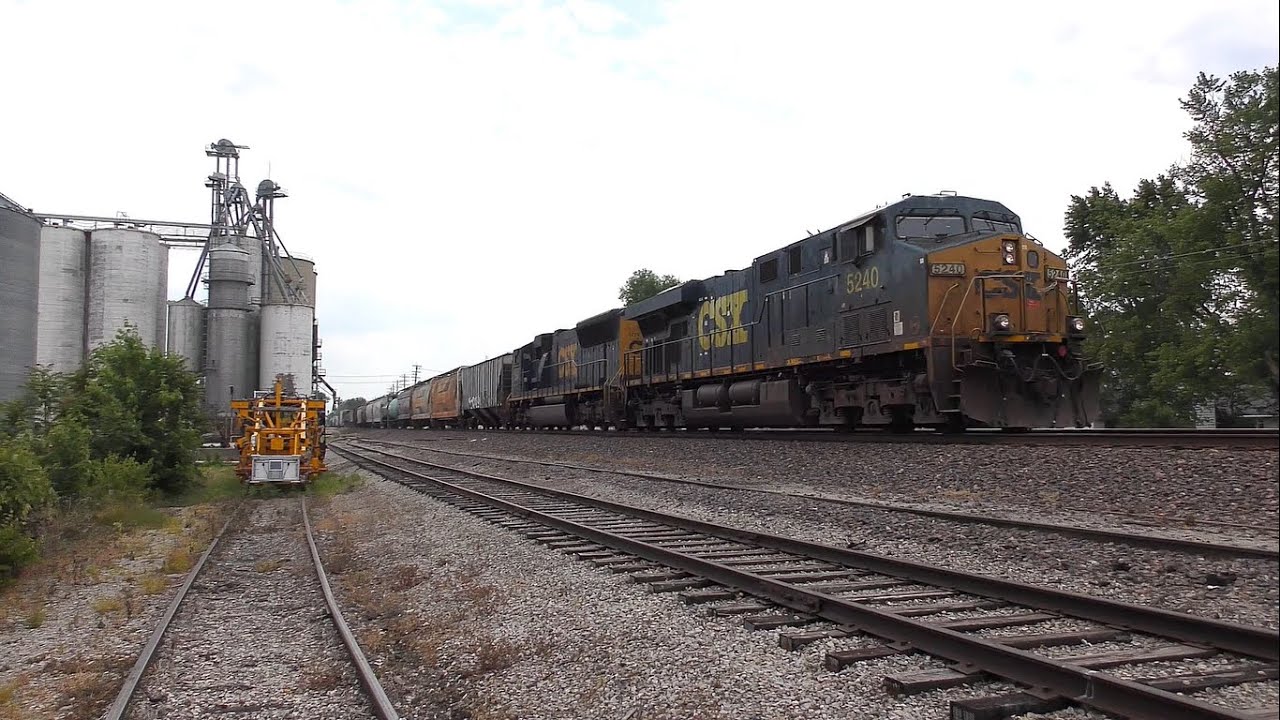 CSX M648 with CSXT 5240 and CSXT 4739 Northbound in Watseka, Illinois + CSXT 7029 & CSXT 4549 ...
