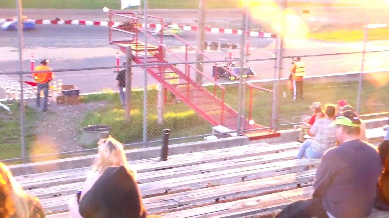 Mini wedge racing - YouTube