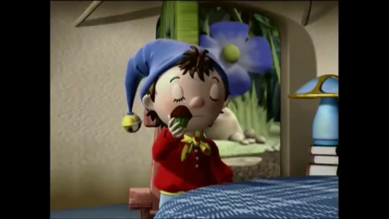 Noddy eating a muffin - YouTube