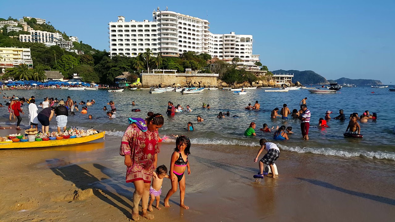 Playa Caleta, Acapulco, Guerrero, Mexico. 4K - YouTube