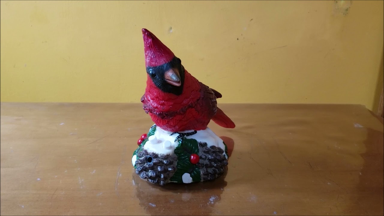 Gemmy - Realistically Animated Singing Holiday Cardinal - YouTube
