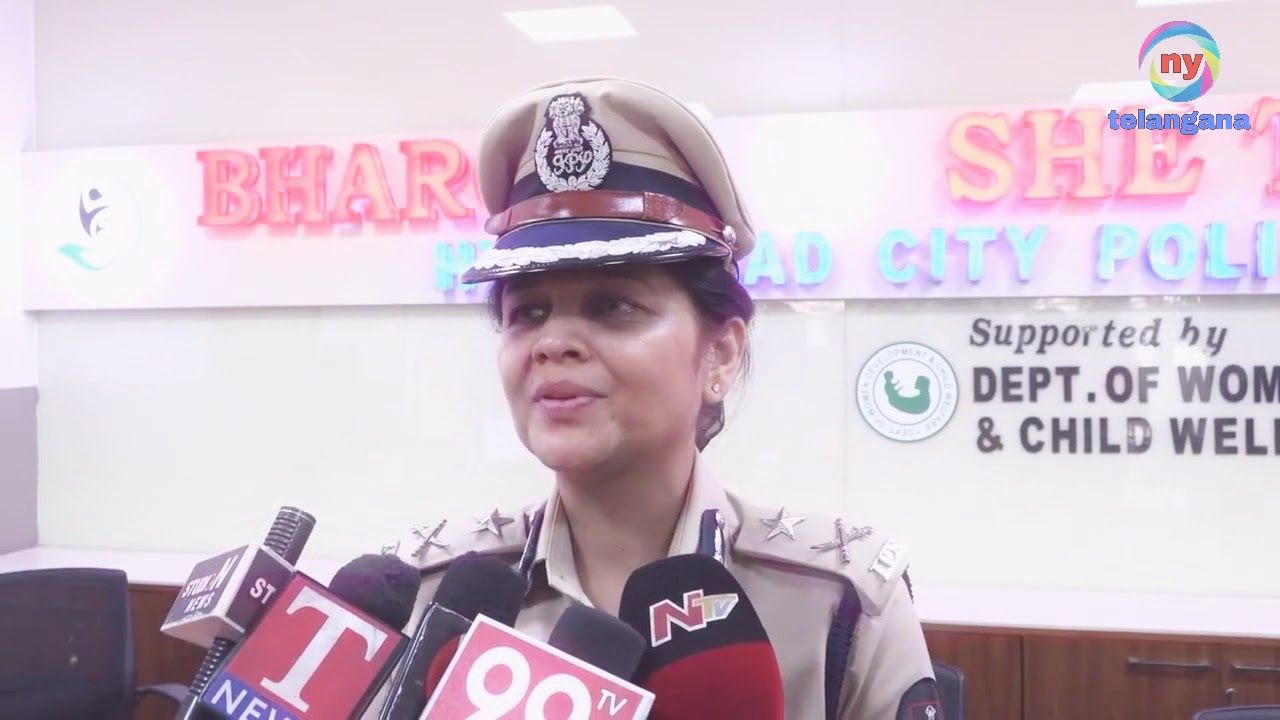Bharosa Centre visited by Smt./Shikha Goel,IPS,Addl.CP. Crimes,Hyd ...