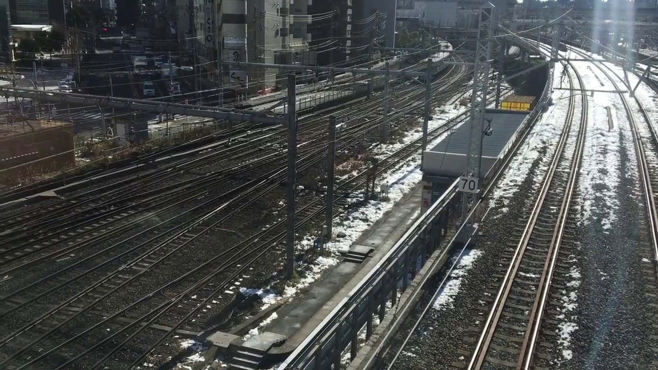 Tokyo Train in snow! Japan Railway - Yamanote Loop Line the major line ...