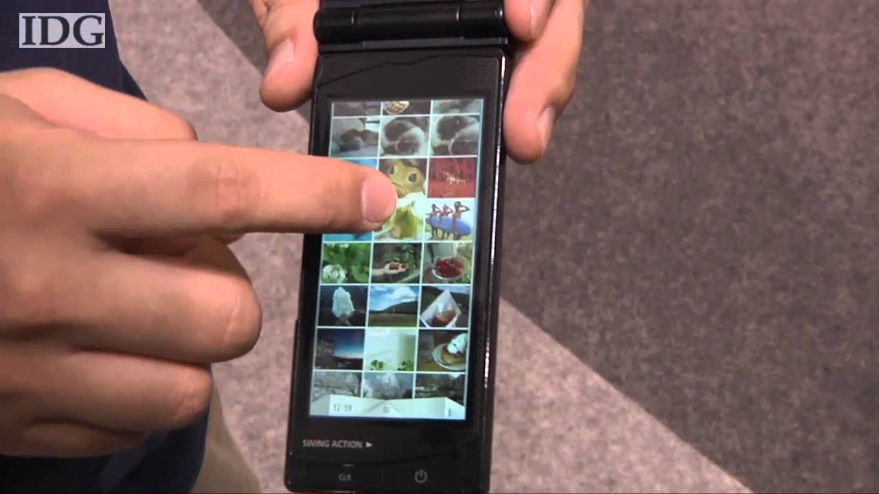 CEATEC: Fujitsu's dual-screen phone prototype - YouTube