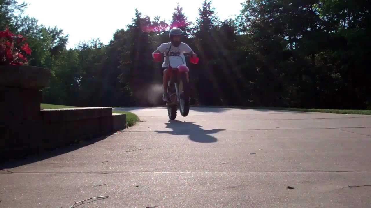 Riding 2000 Honda xr200r around the yard - YouTube