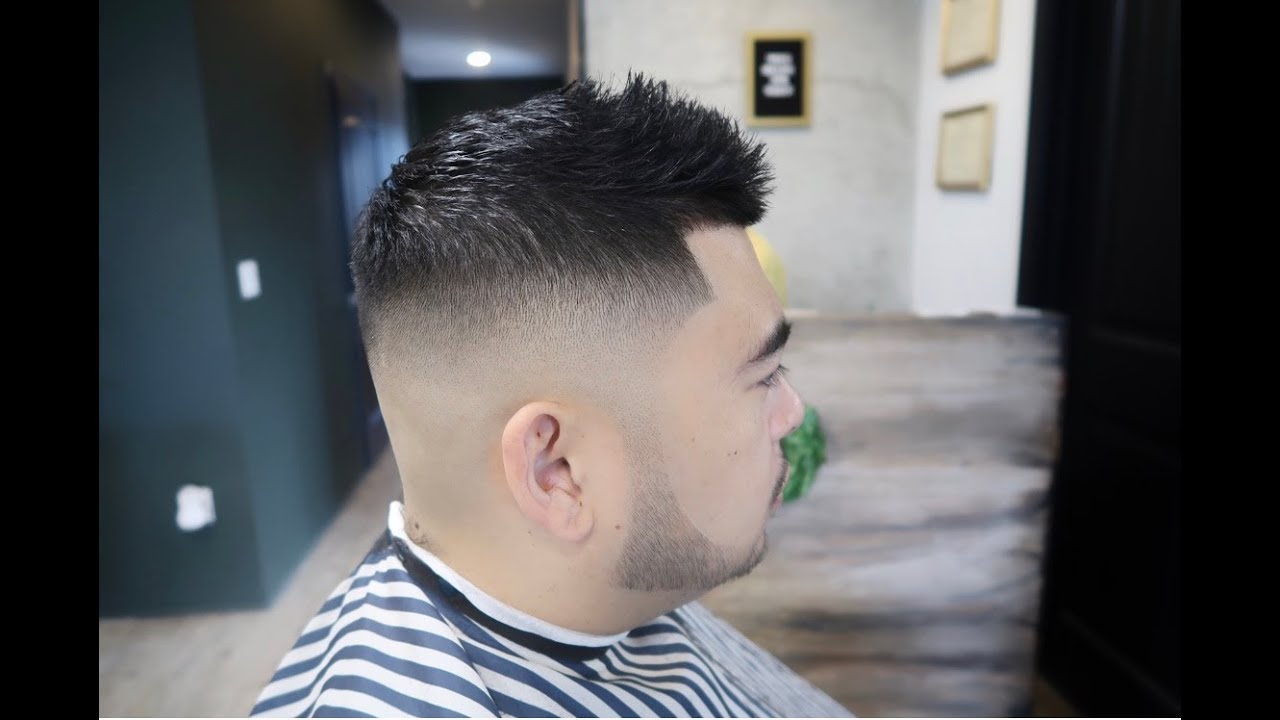 BARBER TUTORIAL HOW TO BLEND A BEARD INTO A BALD FADE - YouTube