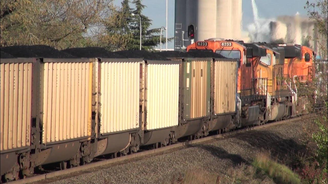 BNSF#5961 Coal Train Waits For The Signal @ Appletree - YouTube