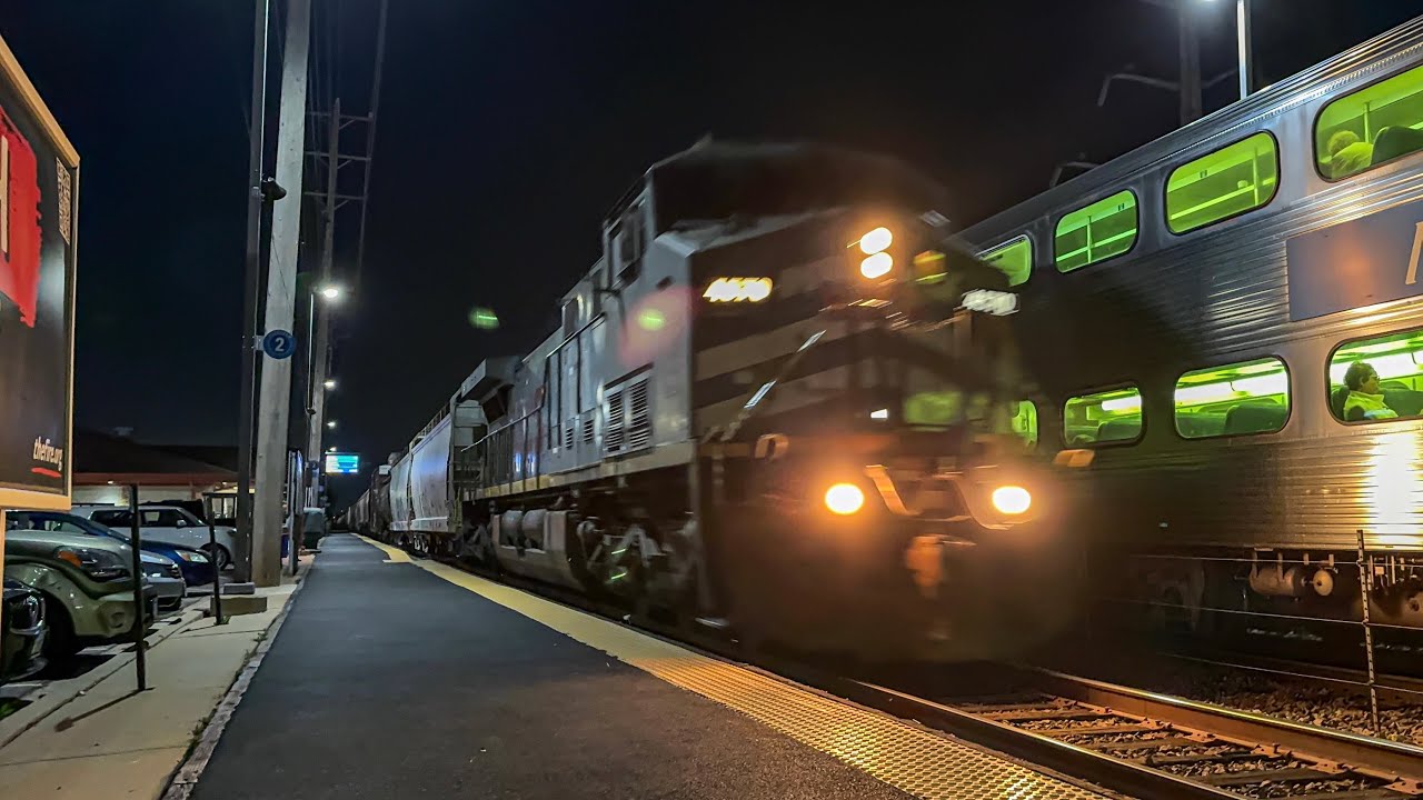 KCSM 4570 (Grey Ghost) hauls CPKC 254 past Lake Cook Road - YouTube