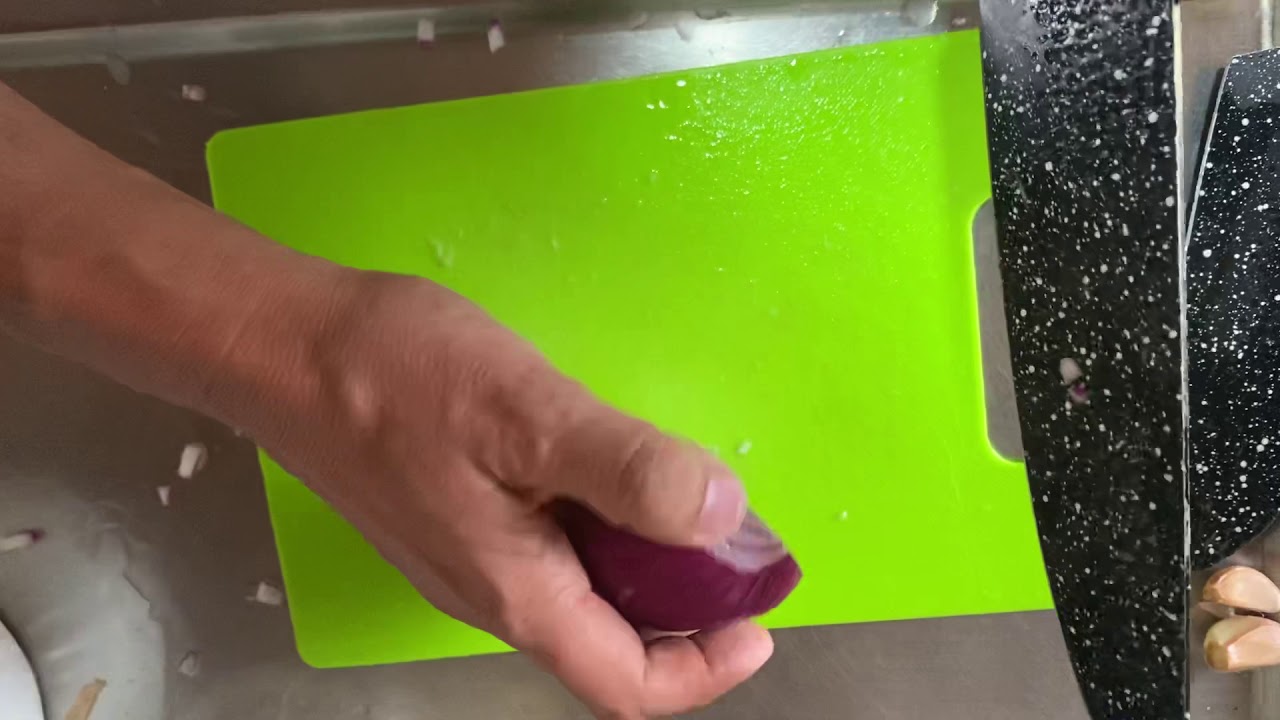 Cómo picar cebolla 🧅? - YouTube