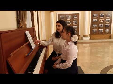 Zeynallı Südabə 2-ci sinif açıq dərs: Clementinin Do major Sonatinası üzərində iş ( 3 hissə)
