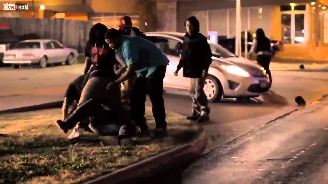 2014 Ghetto Hood Fight 6 black thugs vs 2 hippies - YouTube