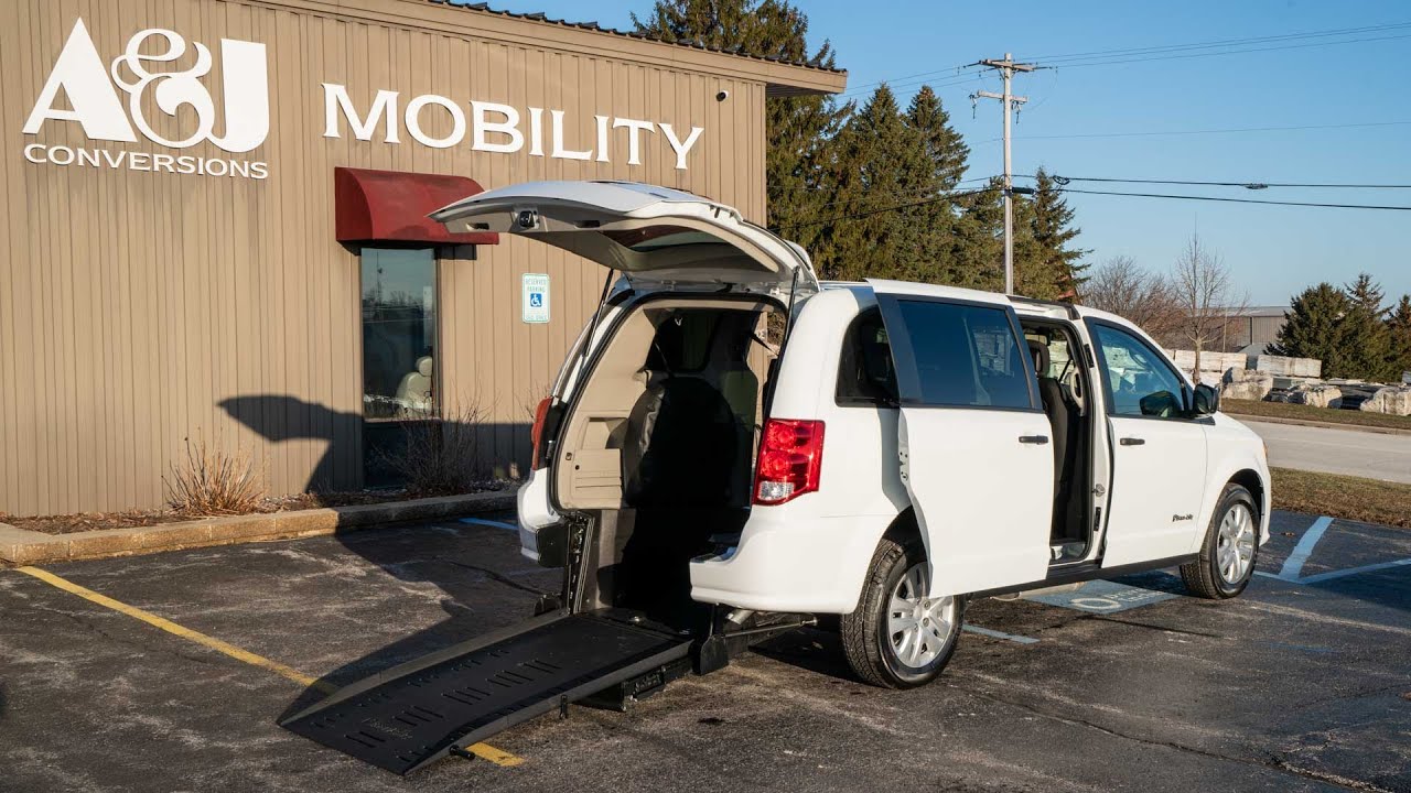 Walk-around tour of 2019 Dodge Grand Caravan w/ ADA Compliant Rear ...