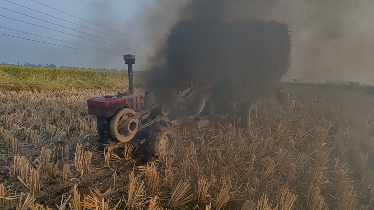 Dangerous Driving Heavy Loaded Machine Engine Working | diesel engine ...