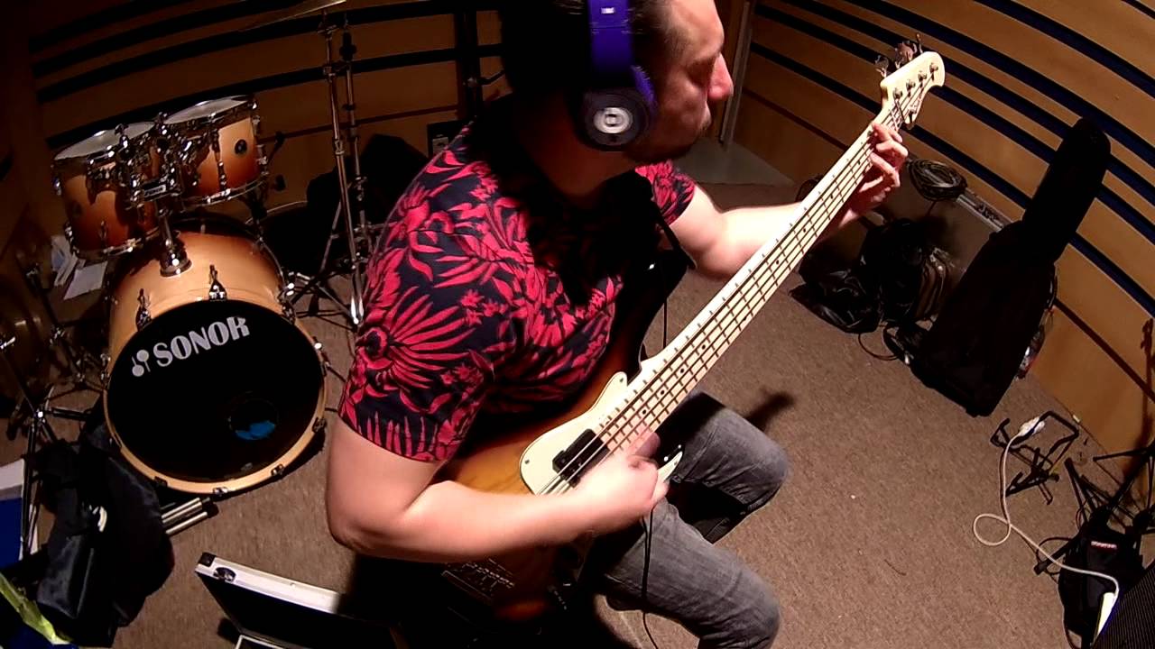 Robert Vizvari on Sadowsky MV 5- 24 - YouTube