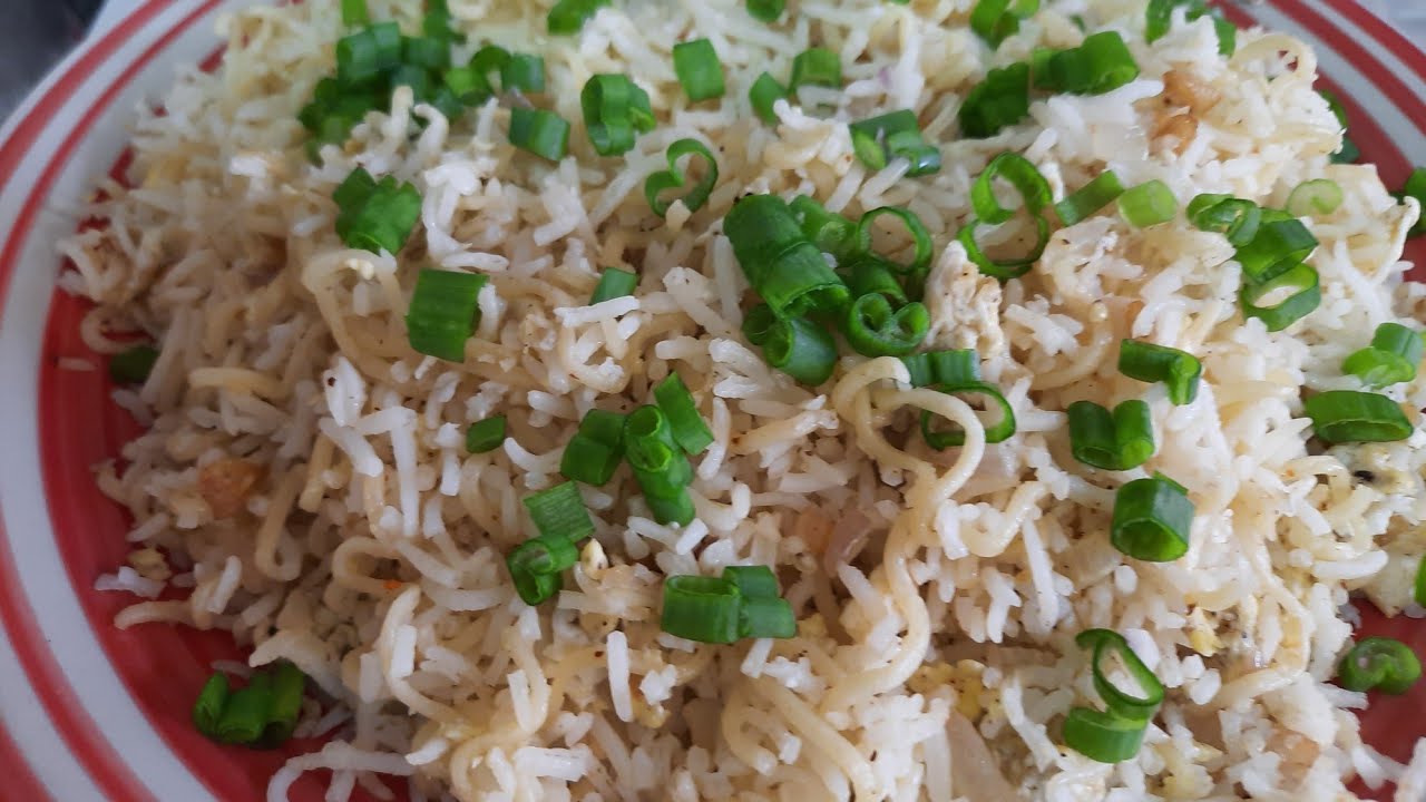 DELICIOUS RICE WITH INDOMIE AND EGGS // Daripa BALAWAG - YouTube