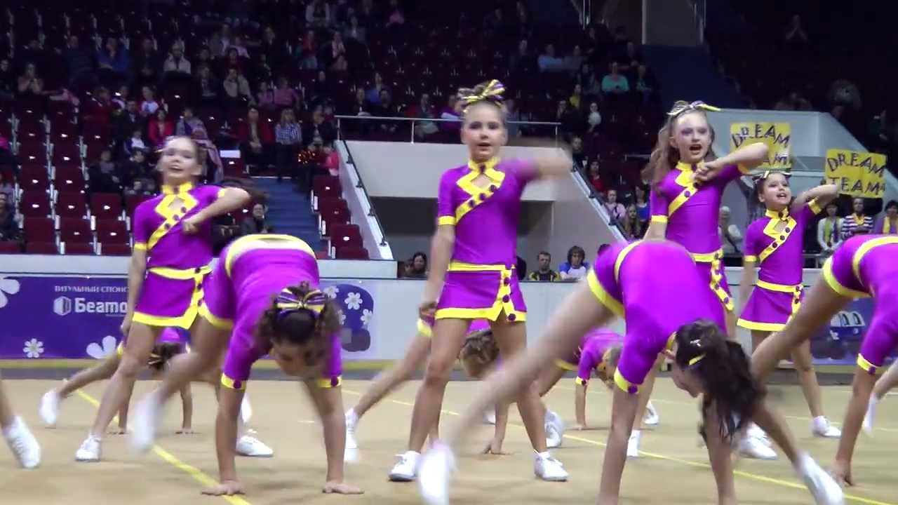 Dream Team Cheerleading Team - YouTube