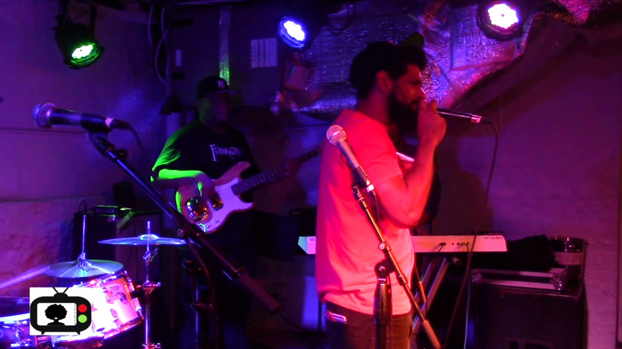 Baxter Wordsworth & The UnNamed Band - Feel Free - YouTube