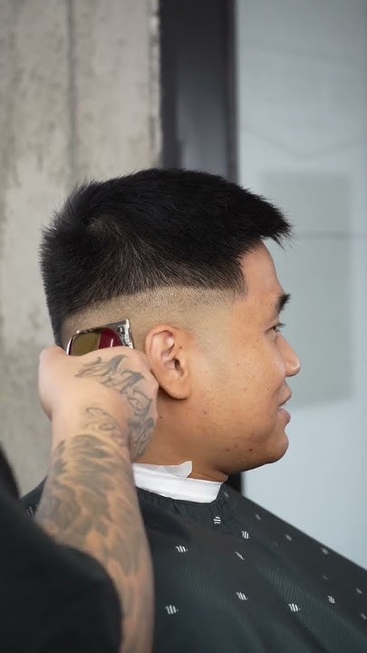 HOW TO FADE STEP BY STEP PERFECT BARBER TUTORIAL - YouTube