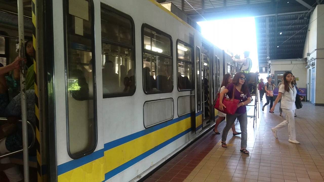 LRT 1: Increased presence of security guards - YouTube