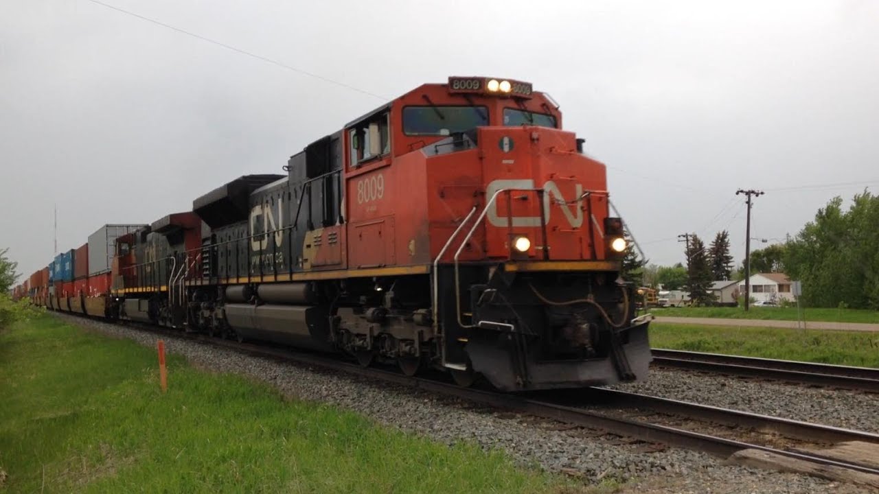 CN Train Spotting: CN 8009 & 2619 Leads CN Westbound At Adrossan AB 1/5 6/4/14 - YouTube