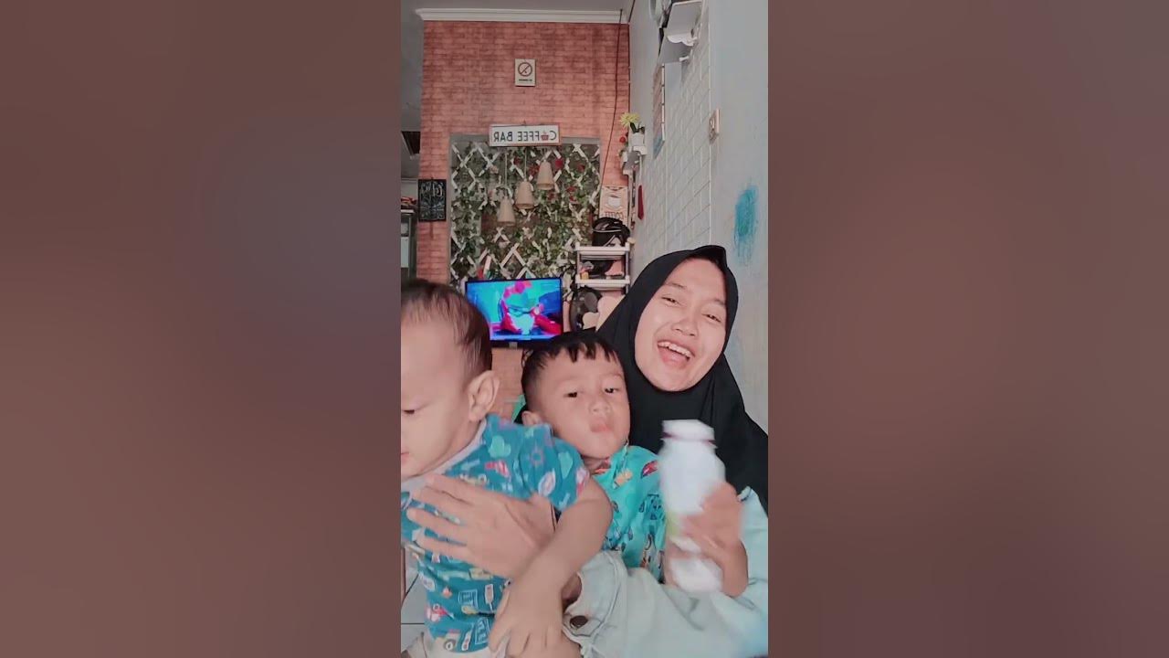 udah gede masih nyusu #masukberanda #shortvideo - YouTube