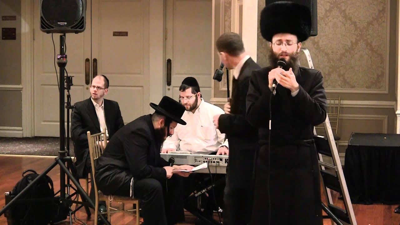 Badchan Yisroel Spira Calling Up Chazzan Helfgot At His Daughter's ...