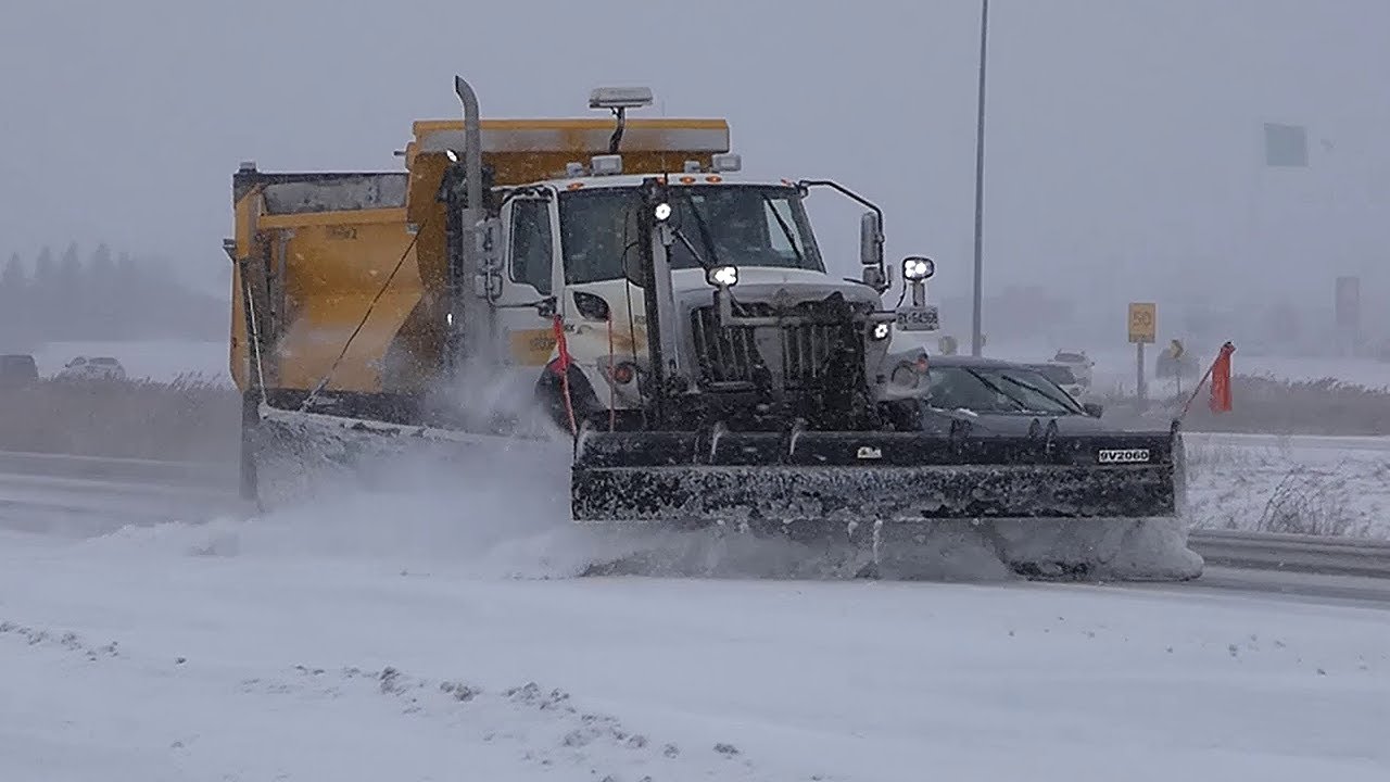 WILD, Windy Spring Snow|Highway 417 Snow Removal Crew Called Out ...