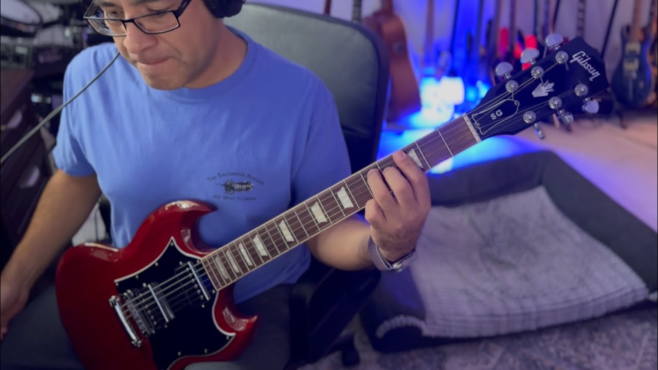 Guitar Backing Track in G Major with soloing tips - YouTube